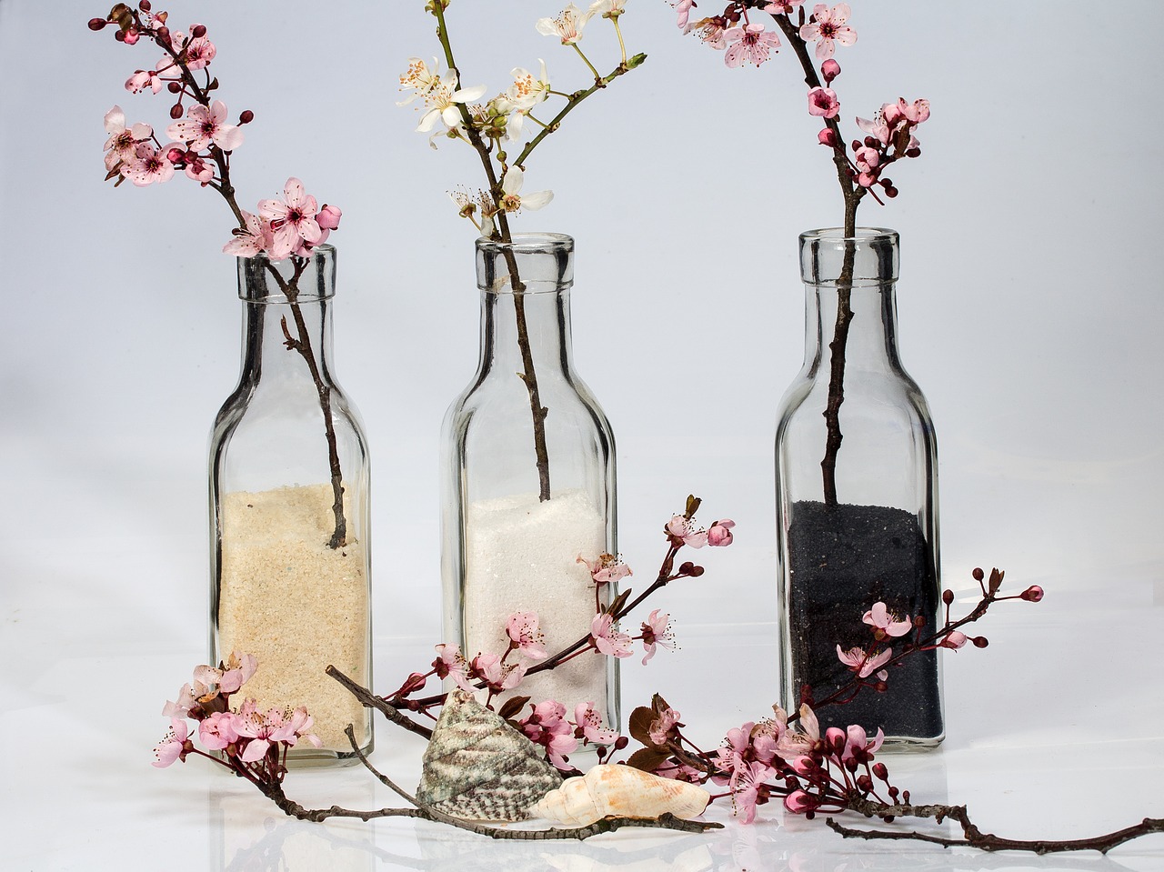7 Awesome Ways to Recycle Glass Bottles | ArticleCube