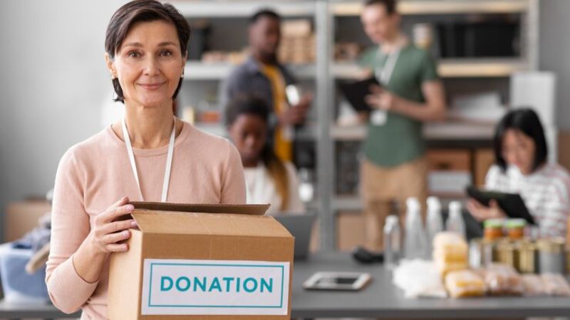From Heart to Impact: Crafting the Perfect Personalized Donation Gift ...