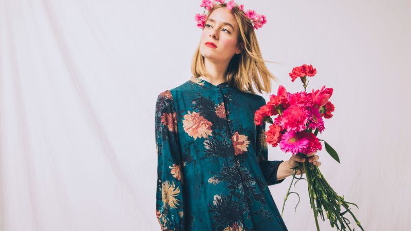 How Lightweight Fabrics and Floral Designs Create Effortless Elegance ...