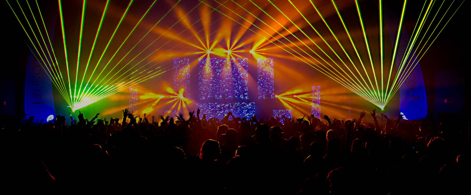 How to Pick Right Venue For Your Event Entertainment? | ArticleCube