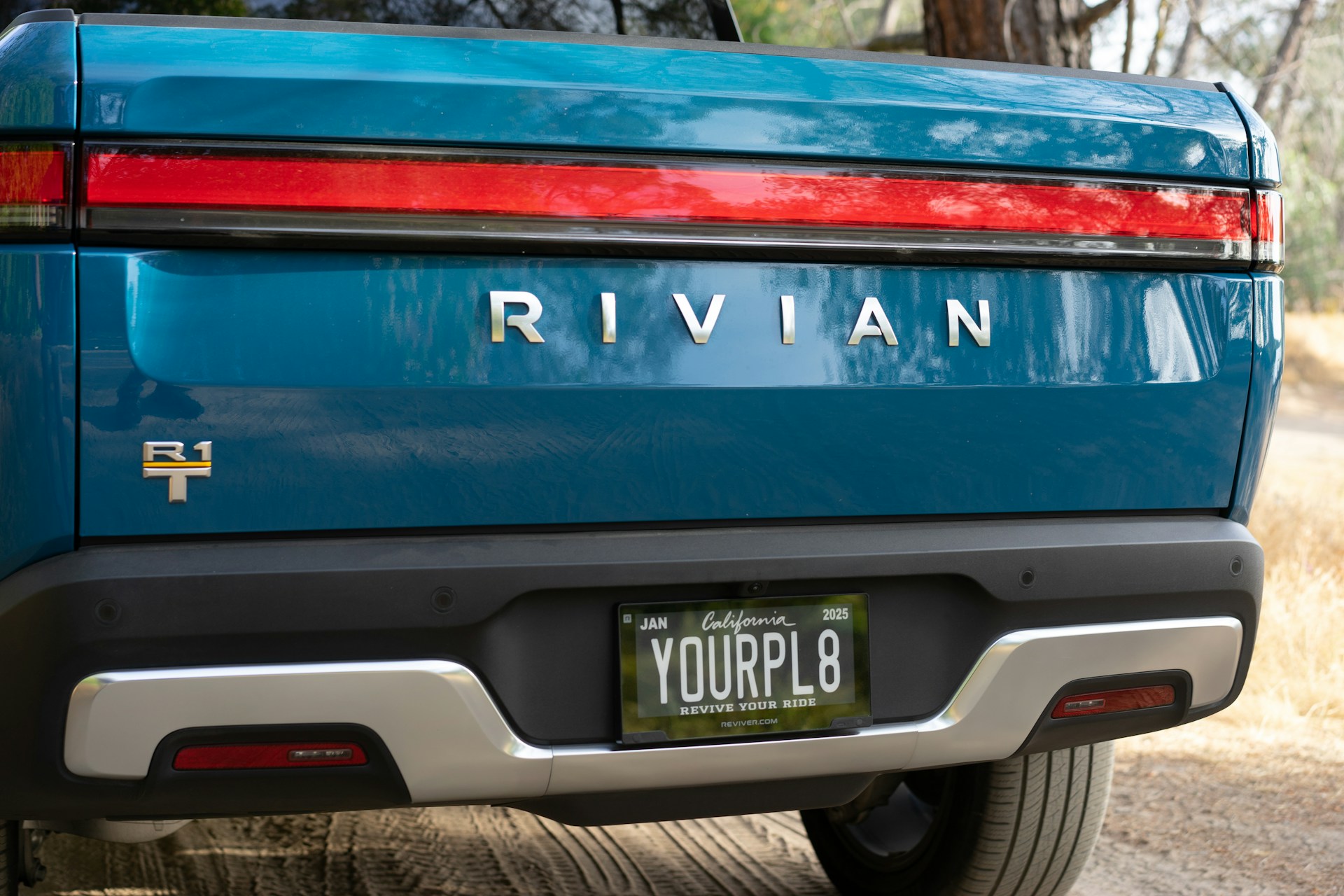 5 Benefits of Using a Rivian R1S Roof Rack | ArticleCube