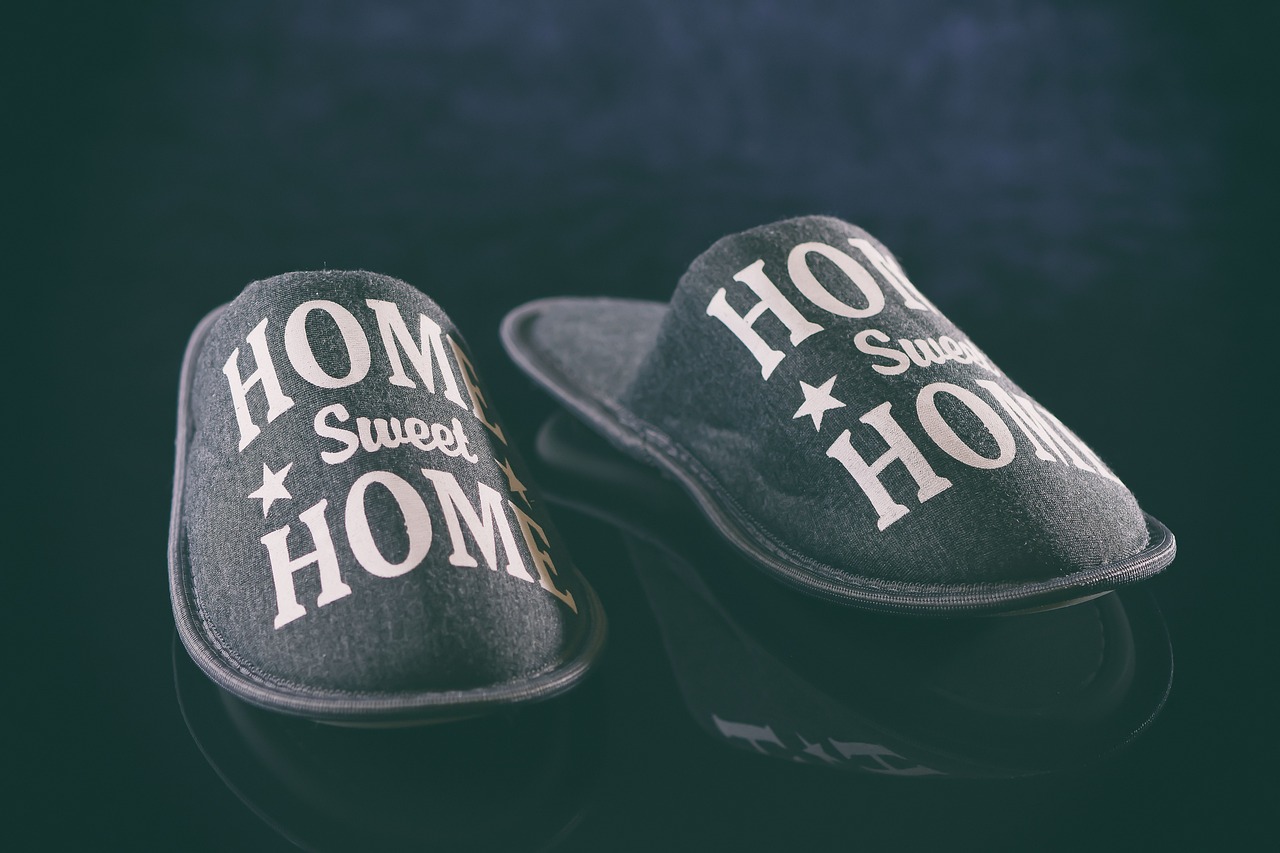 Why House Slippers Are Essential for Indoor Foot Health | ArticleCube